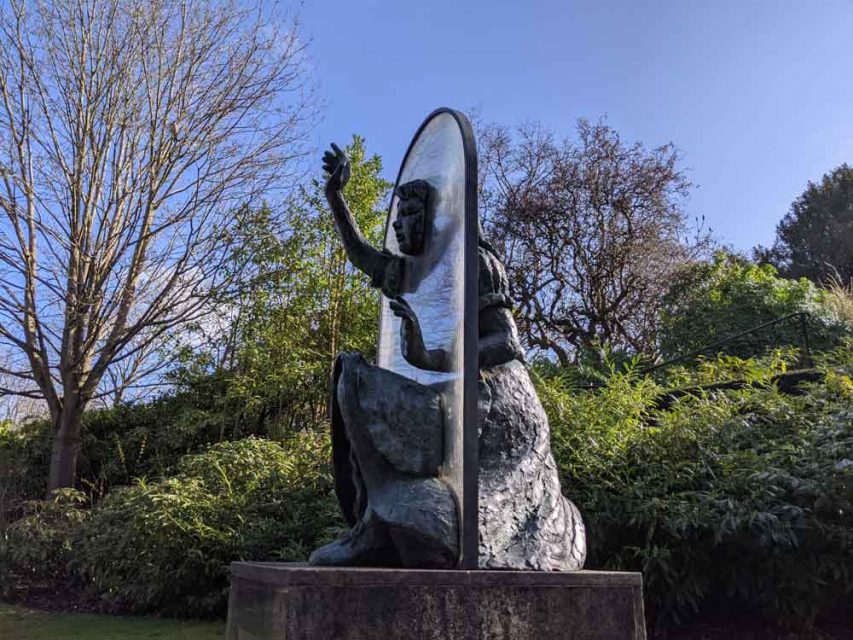 Finding Alice in Wonderland in Guildford - Chimptrips