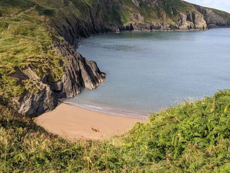 A guide to Mwnt Beach & Foel Y Mwnt - Chimptrips