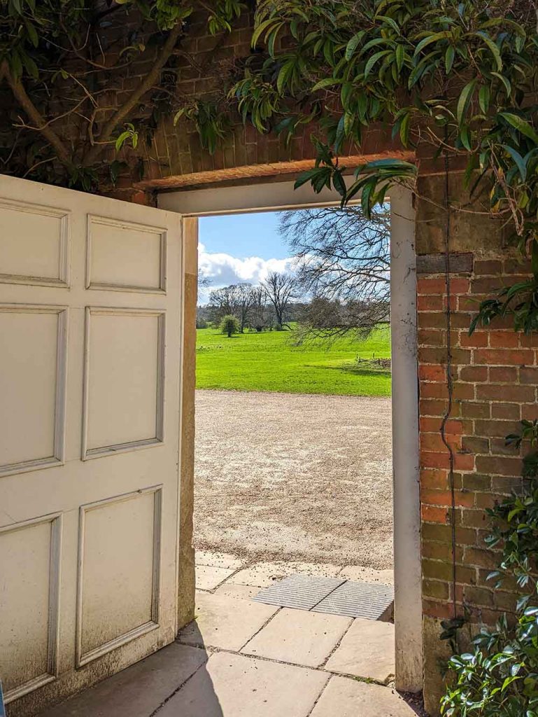 A day out at Basildon Park, Berkshire - Chimptrips